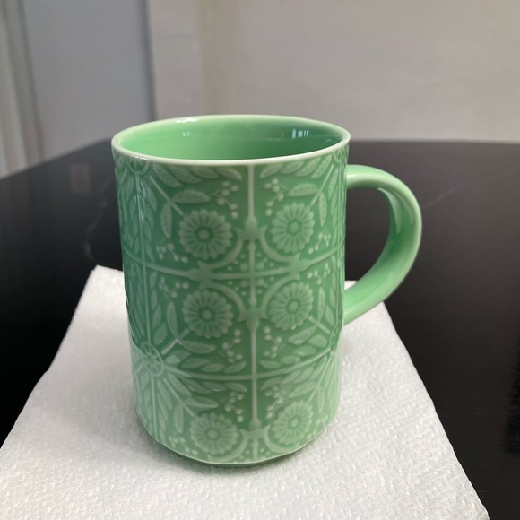 Starbucks | Dining | Starbucks Embossed Daisy Flower Floral Mug | Poshmark